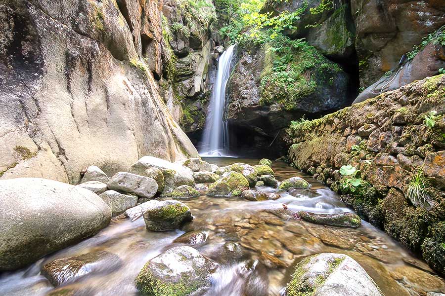 Kostenec Waterfall - Lakes & Waterfalls - GuideBG