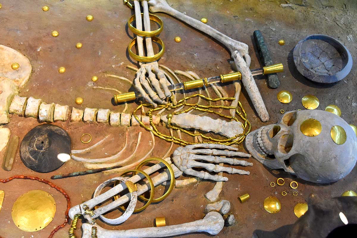 The Varna Gold - History - GuideBG