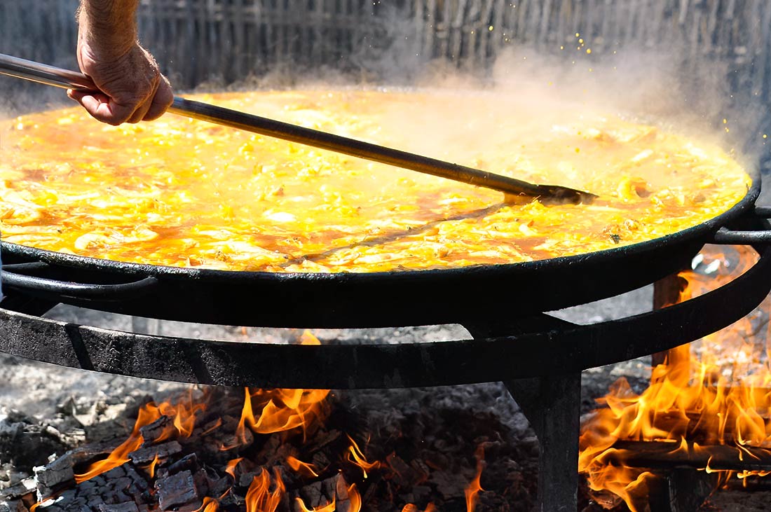 Authentic Paella Recipe (With or Without Chicken) - Gourmet - GuideBG
