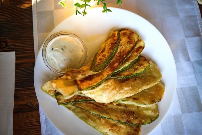 Traditional Zucchini with Yogurt Sauce - Gourmet - GuideBG