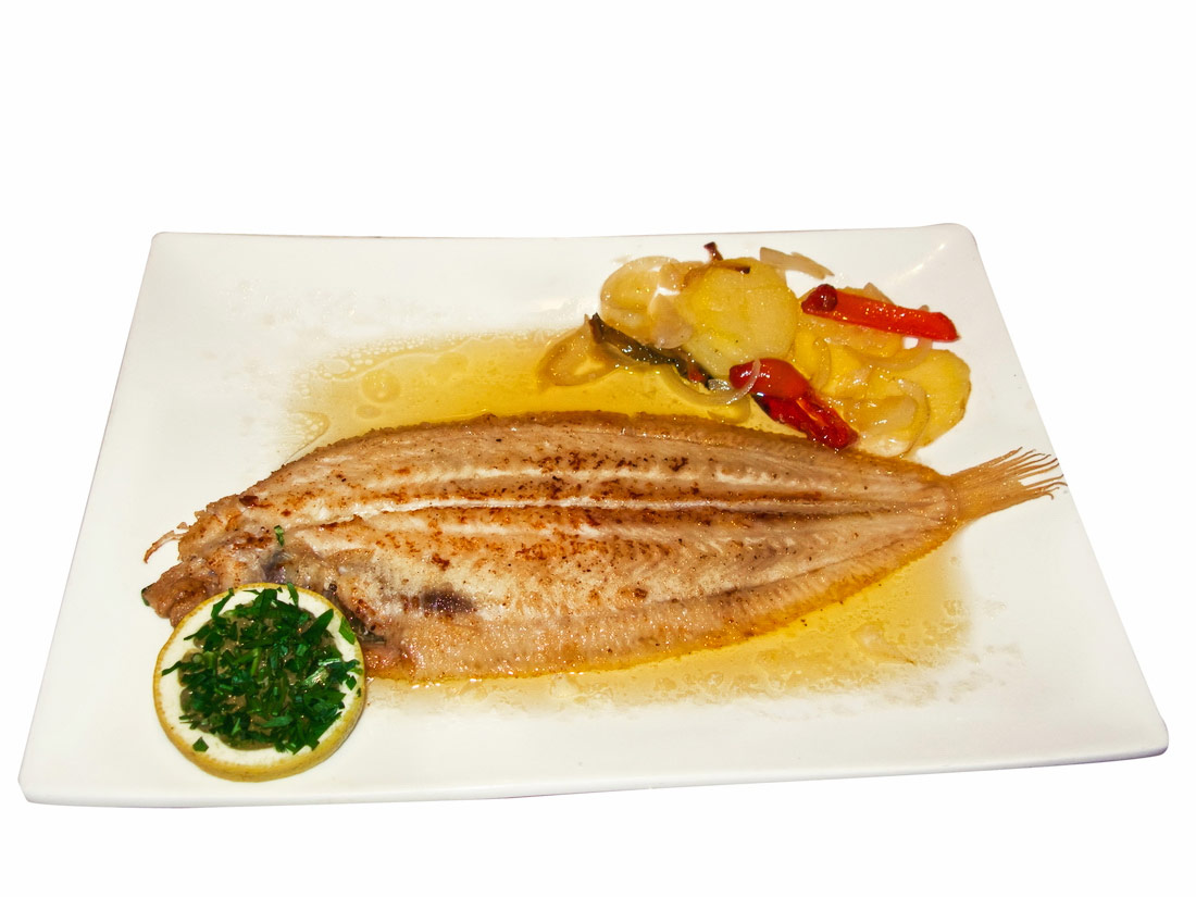 Pan-Baked Sole Fish with Potatoes and Peppers - Gourmet - GuideBG