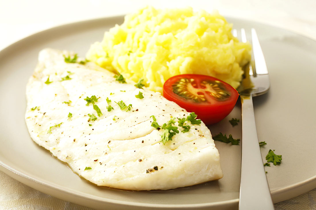 Quick Steamed White Fish with Potato Puree - Gourmet - GuideBG